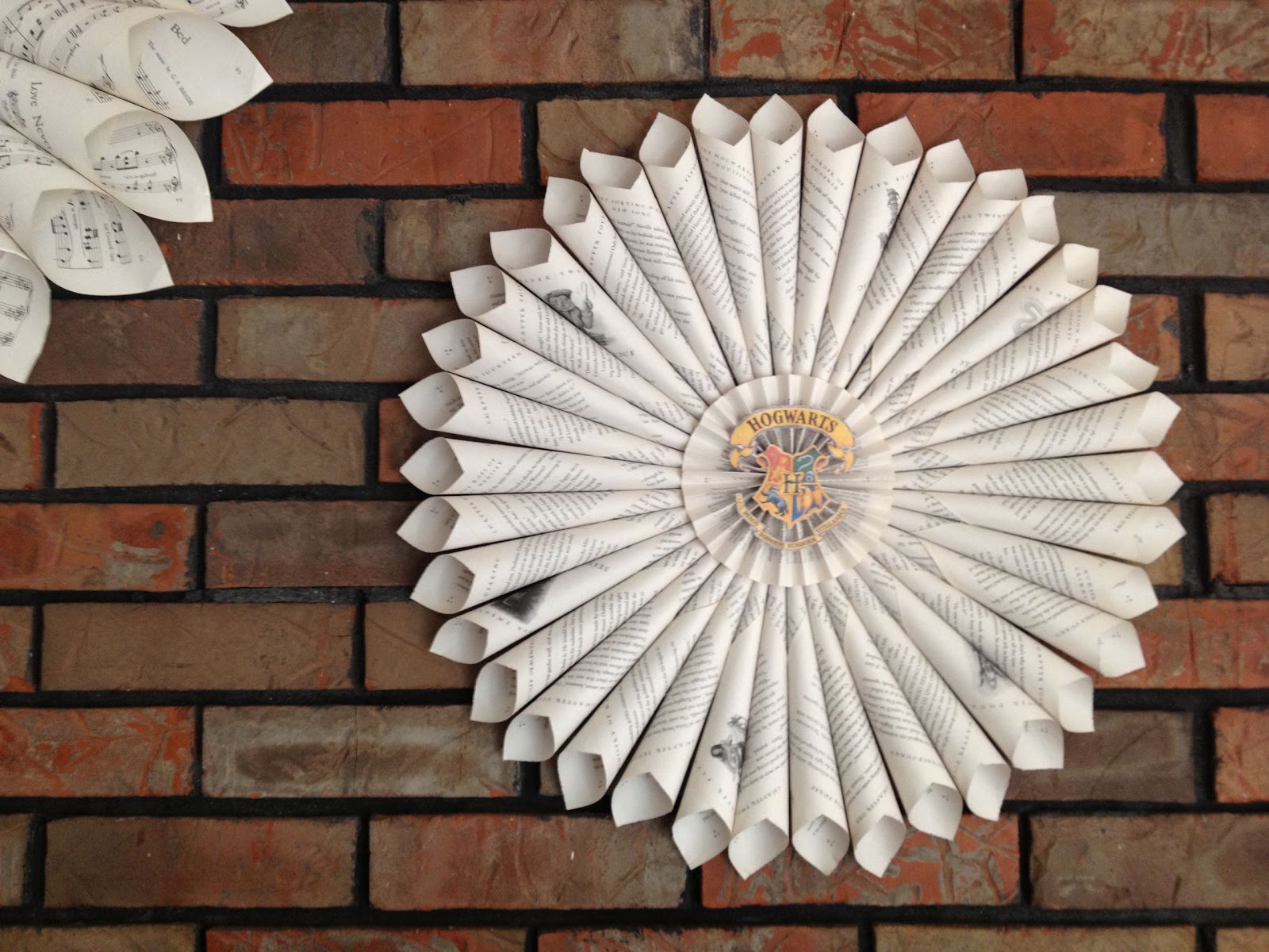 Crafty Lil Thing Harry Potter Book Page Wreath crafty-lil-thing-harry-potter-book-page-wreath