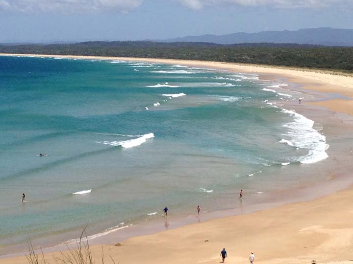 The Intrepid Tourist: Broulee, Australia: Pristine Beaches and Friendly ...
