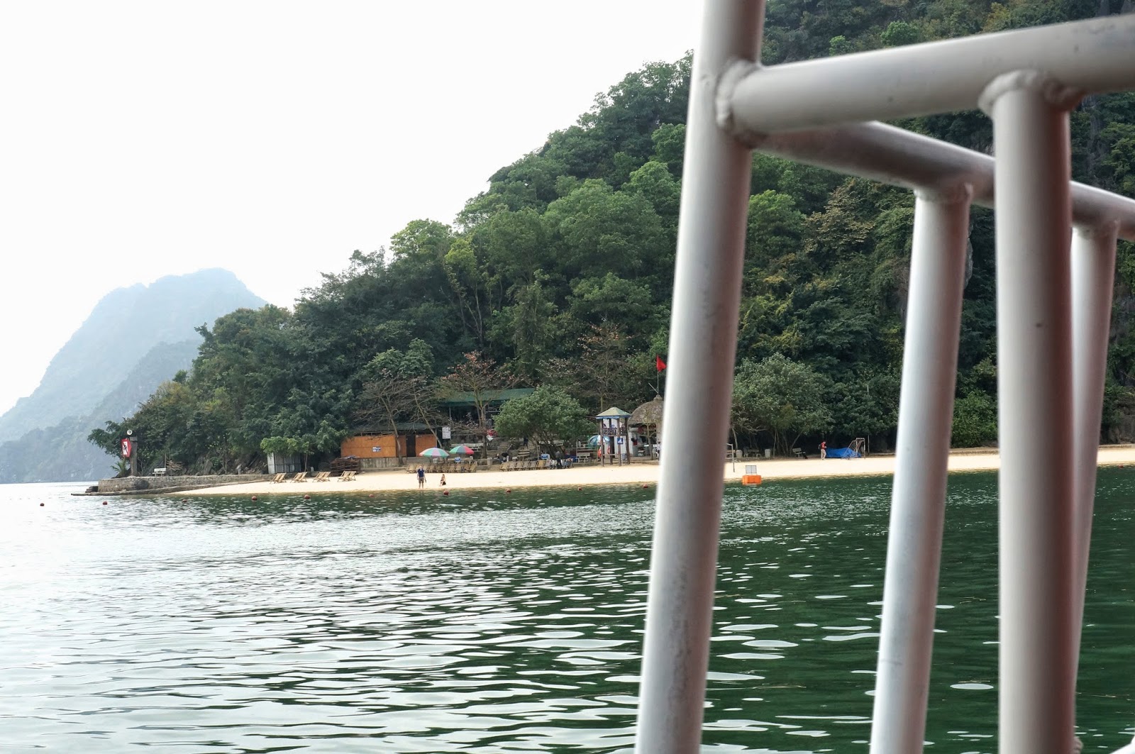 Emtalks: Travel Update 3: Halong Bay and Island Exploring!