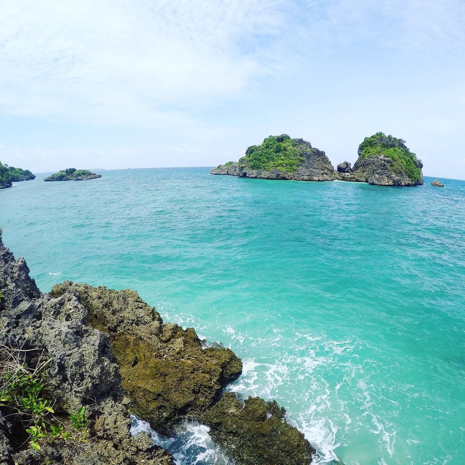 THE LONE SAILOR: BUDGET TRAVEL TO TATLONG PULO, GUIMARAS