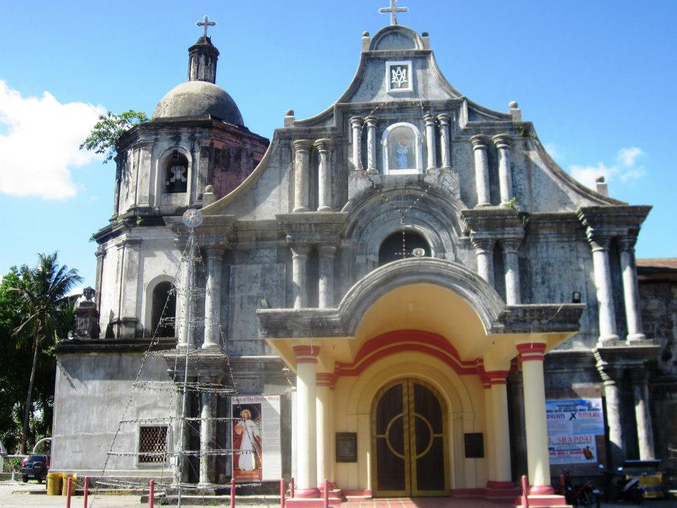 Ben Goes Where: Visita Iglesia in Batangas