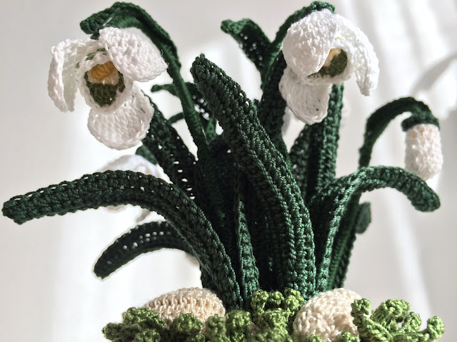 How to crochet a Snowdrop