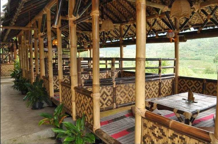 Amazing Holiday : Saung Gawir Bungalow & Resto