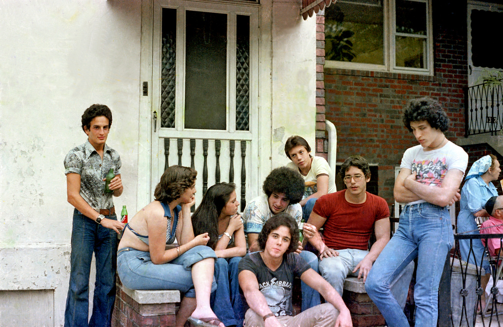 45 Vivid Color Pictures Capture Daily Life of Young People in Brooklyn ...