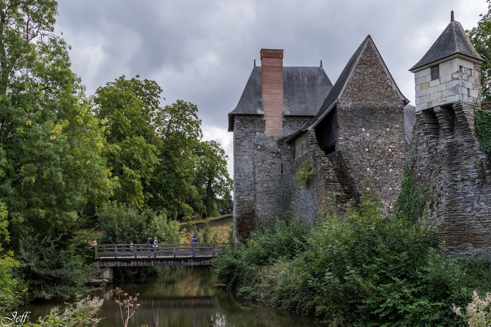Le Plessis-Macé : anachronisme - Ma belle région des Pays de la Loire