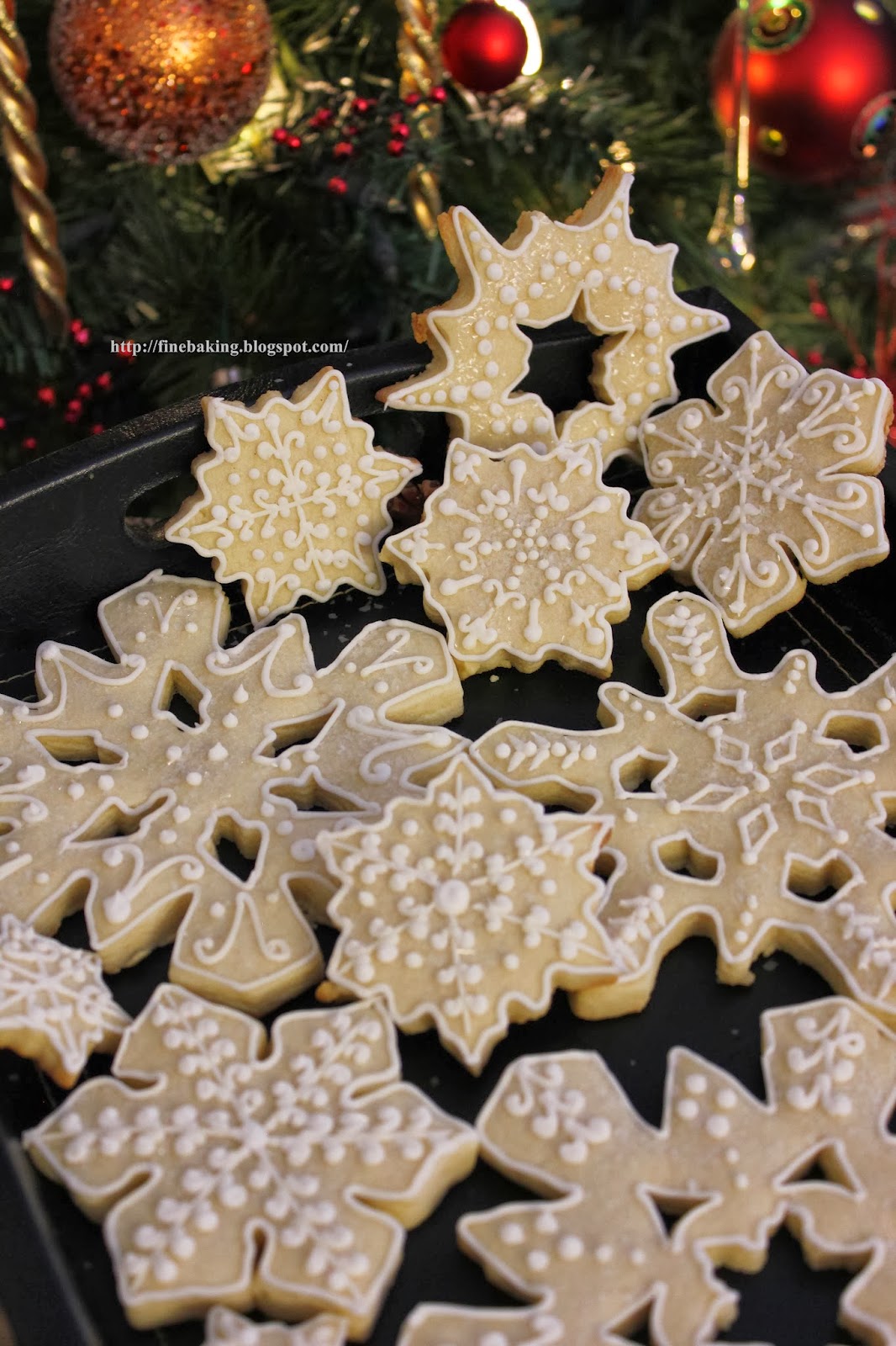 Chocolate dust: Snowflake cookies