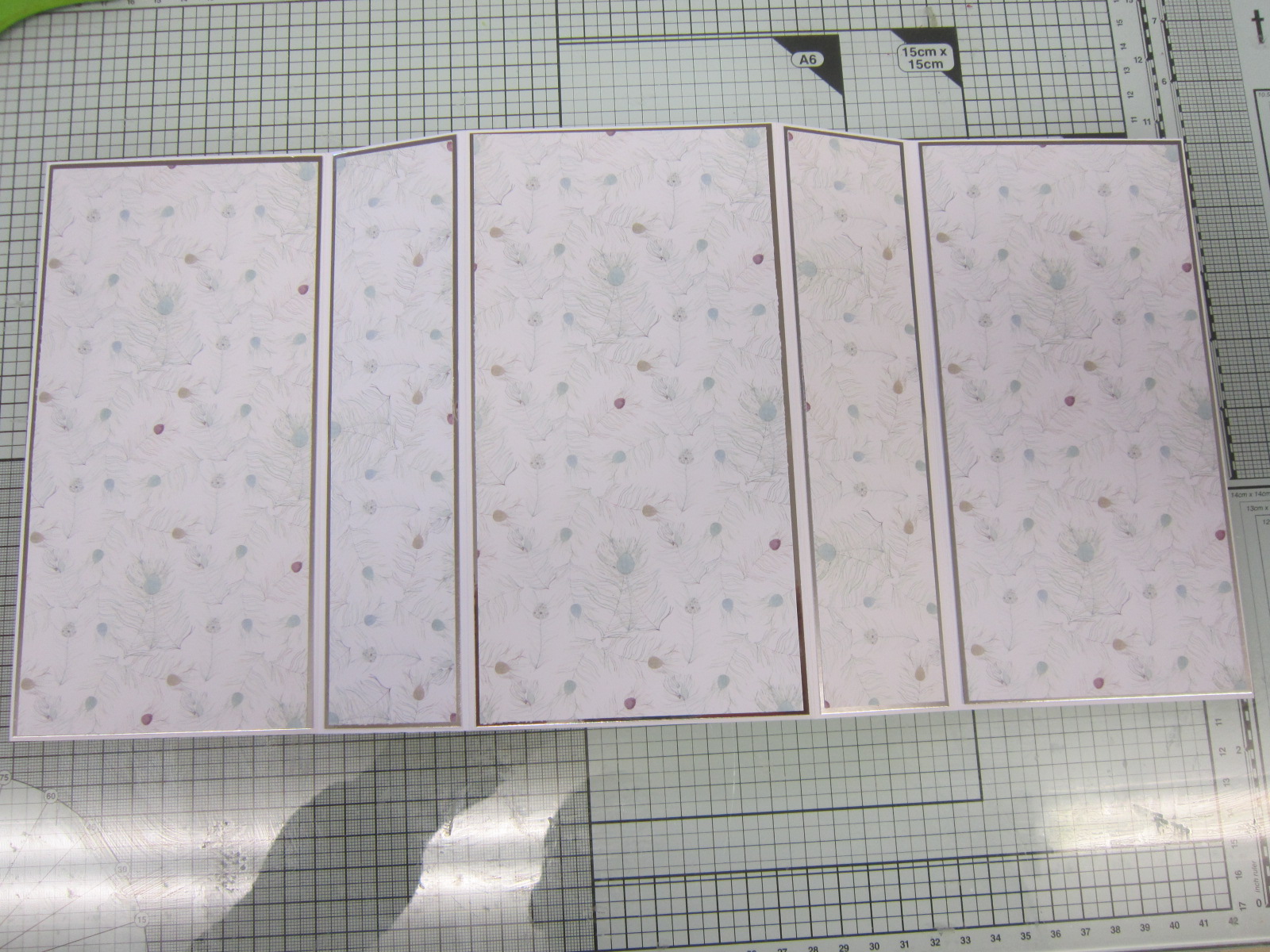 Pinnacle Crafts: Let it snow Tri Fold....