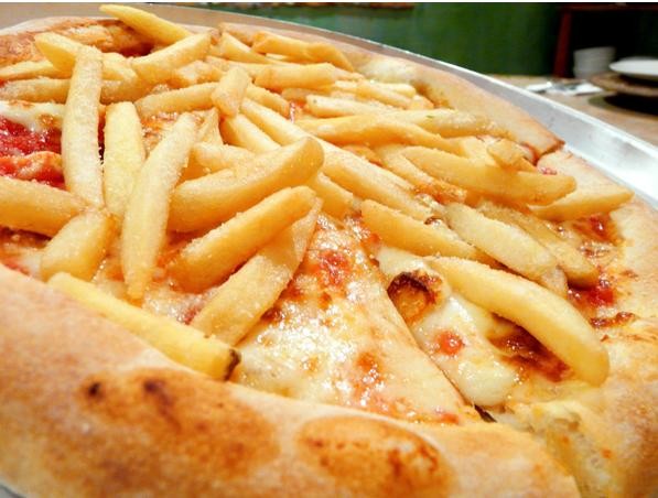 TUDO O QUE ACONTECE NO MUNDO: PIZZAS ESTRANHAS