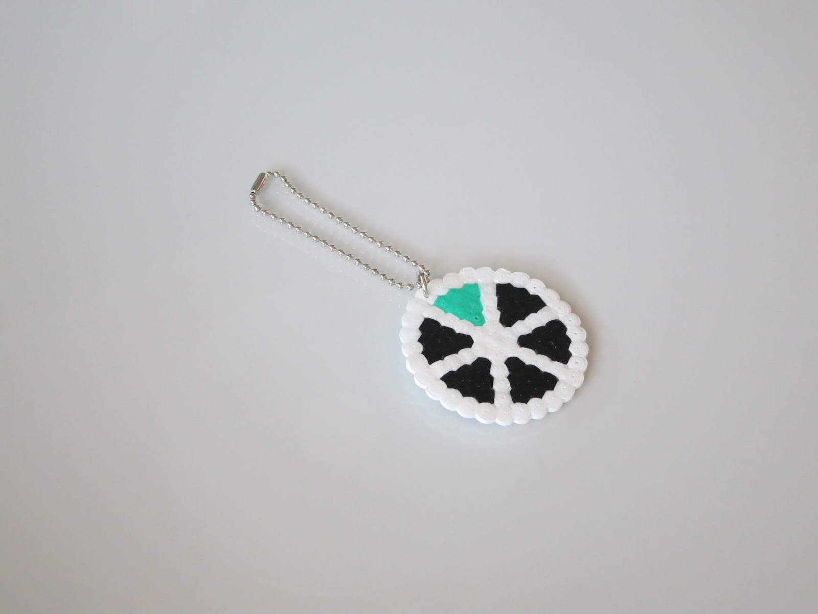 Kissankäpälä: Hama helmi laukkumerkki, hama bead bag tag