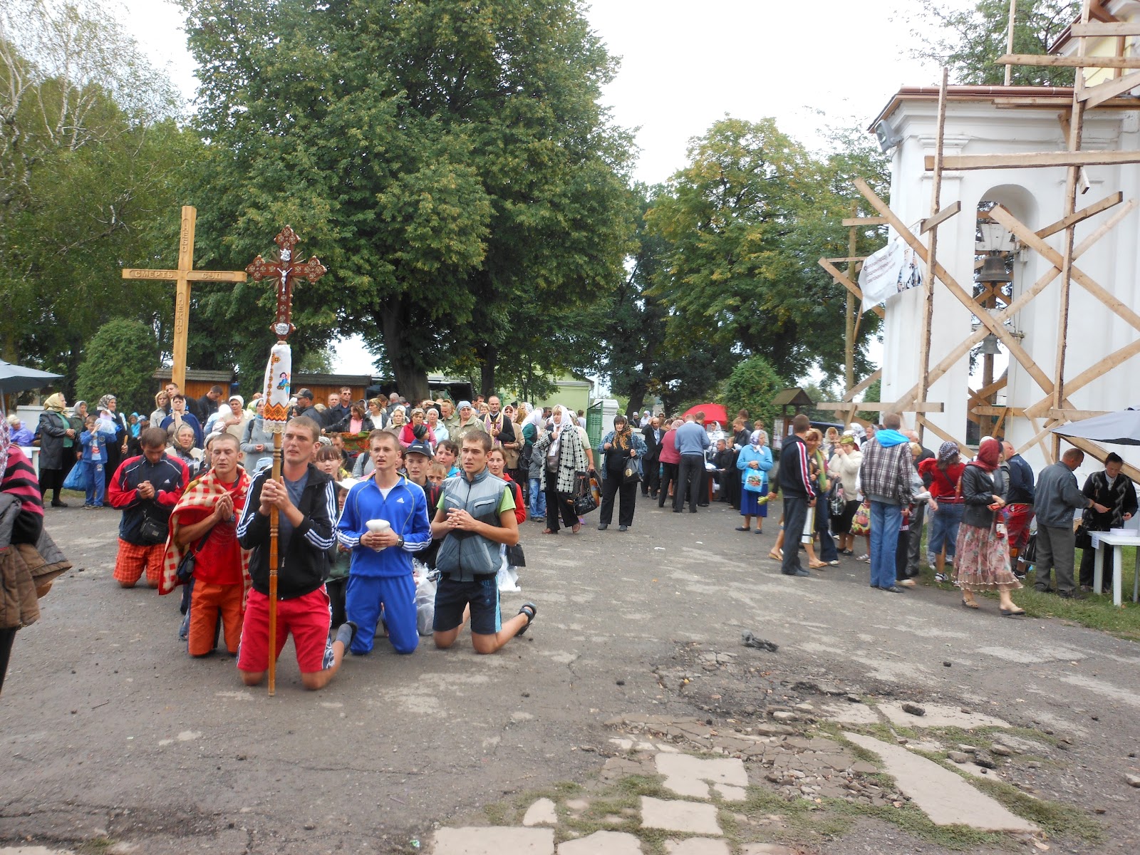 ЗАРВАНИЦЯ Парафіяльна церква Пресвятої Тройці та Покров Пресвятої ...