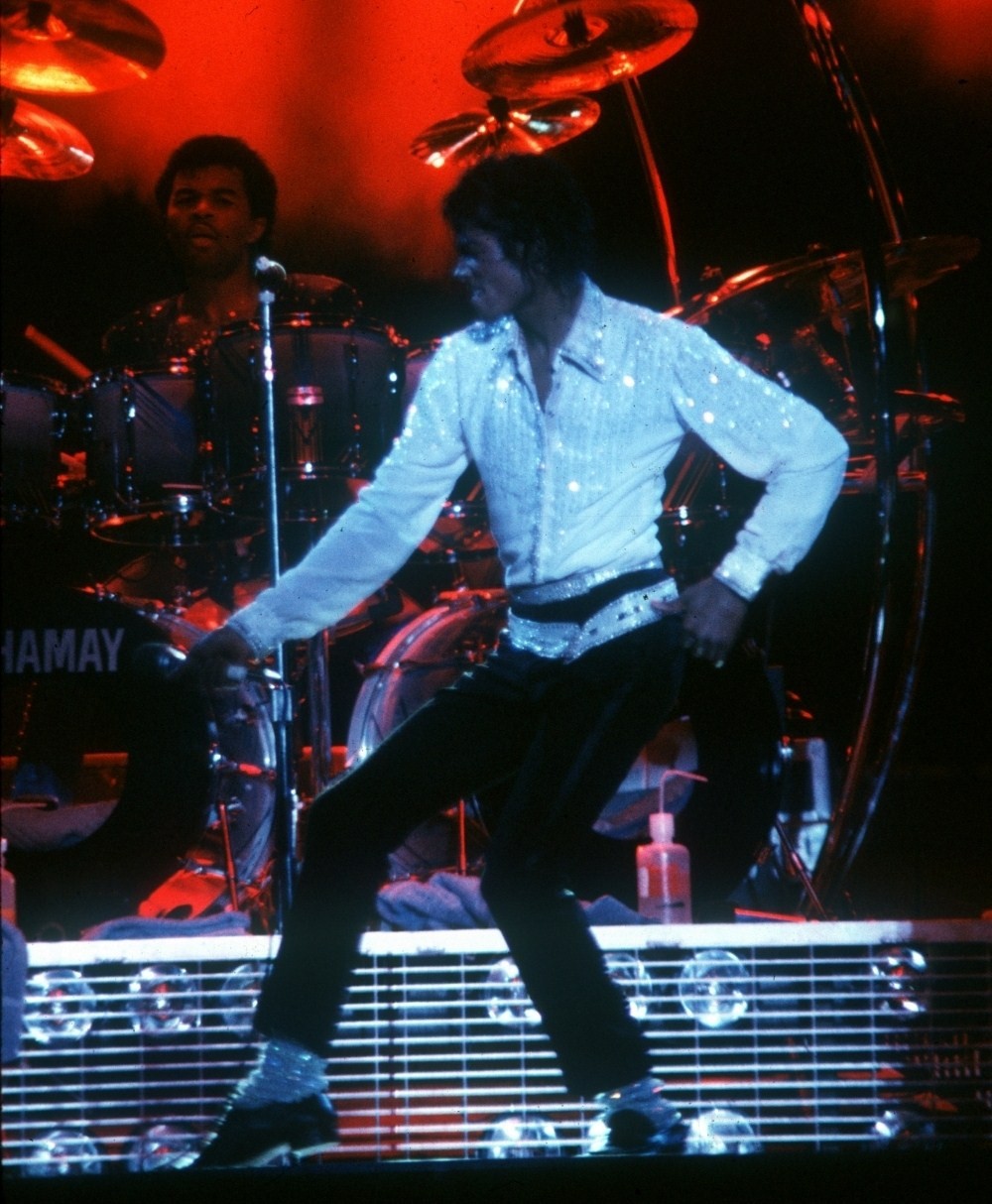 MJJ Photo Gallery: Michael Jackson - Victory Tour (The Jackson Tour)