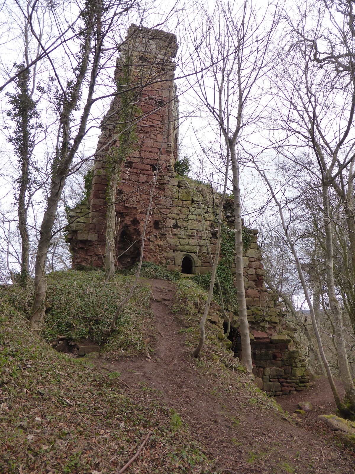 MTB Innerwick Stravaiger: The Goblin Ha' - Yester Castle.