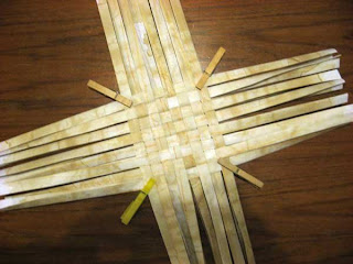 Ruth's weaving projects: HOW TO MAKE plaited paper baskets