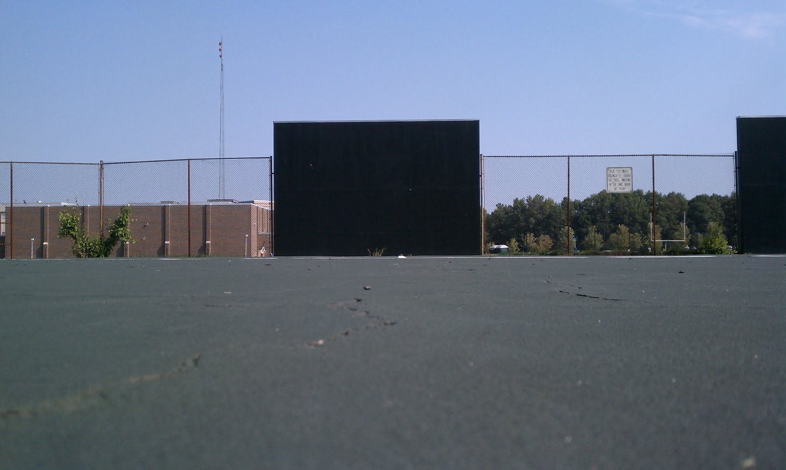 KillerOkapi: Post-Apocalyptic Tennis Courts