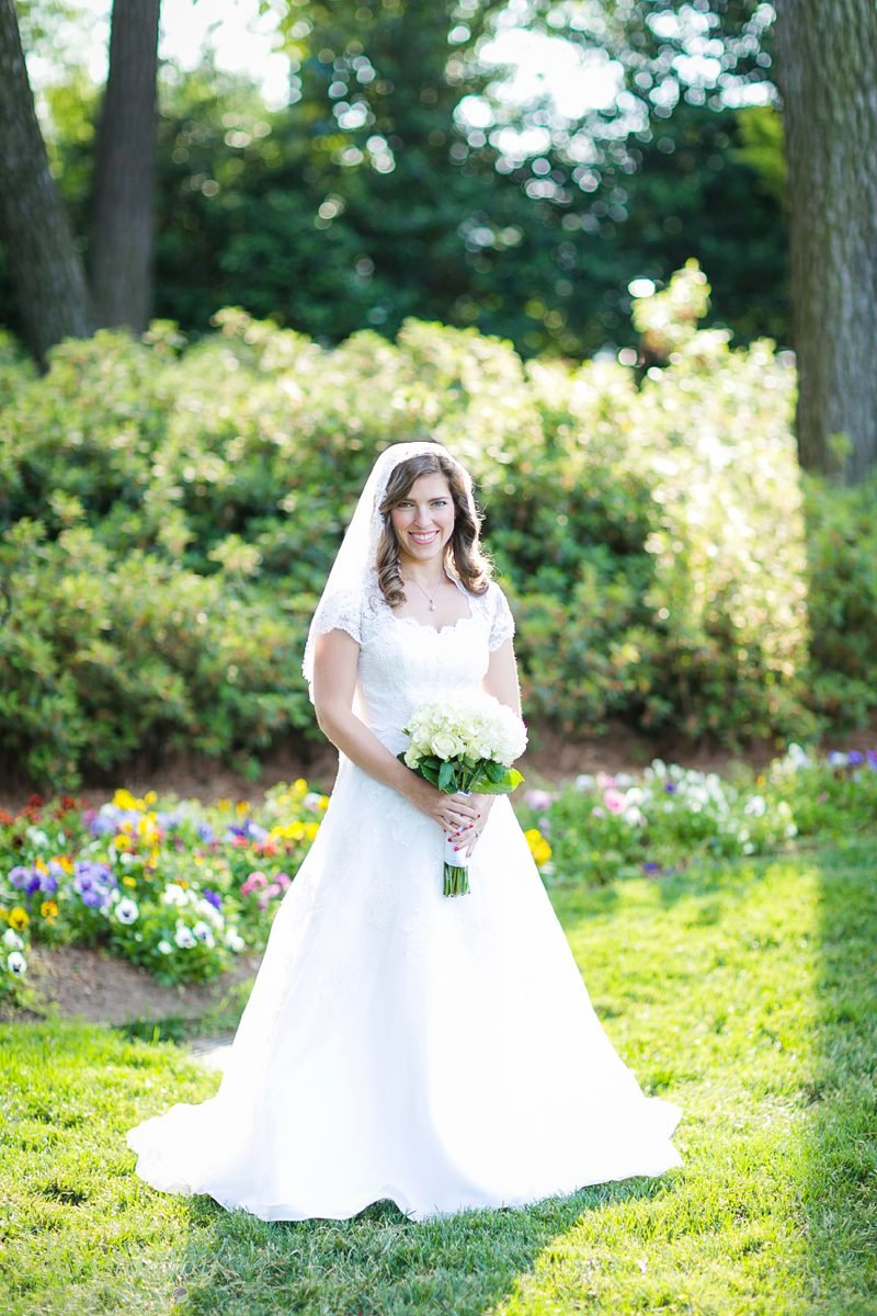 Hand Me Down Style: bridal portraits