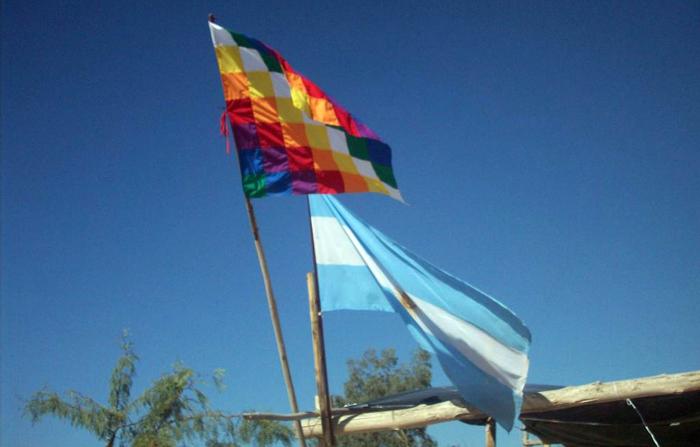 BOLIVIA... LO MEJOR QUE TENEMOS: IZANDO LA DIVERSIDAD. LA WHIPALA ...