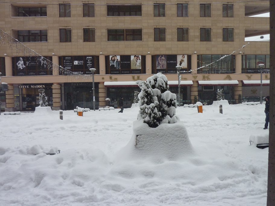 Yerevan pummeled by snow