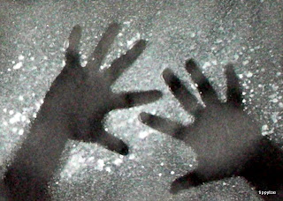 Tippytoe Crafts: Negative Art