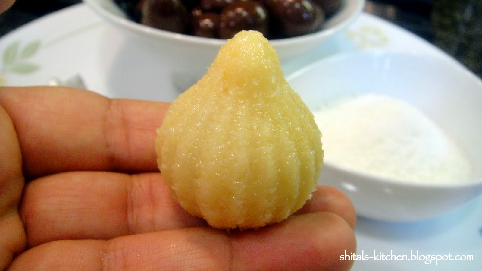 Shital's-Kitchen: Stuffed Coconut Modak
