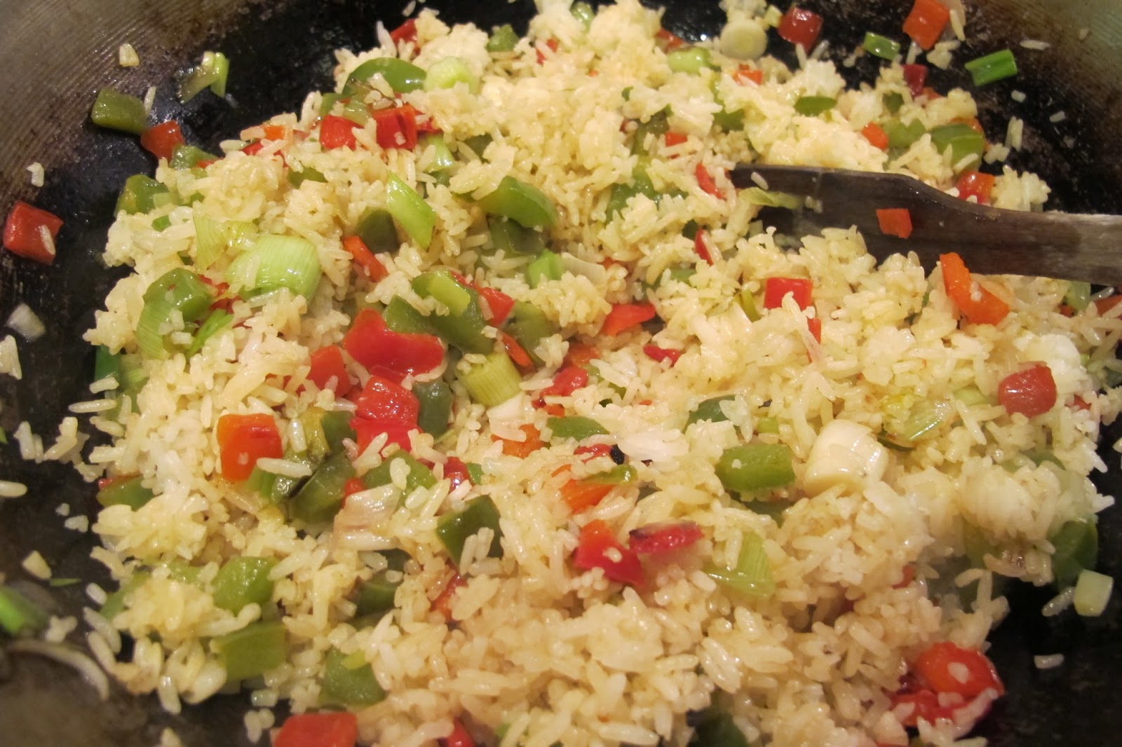 Riz sauté à l'ananas et aux légumes