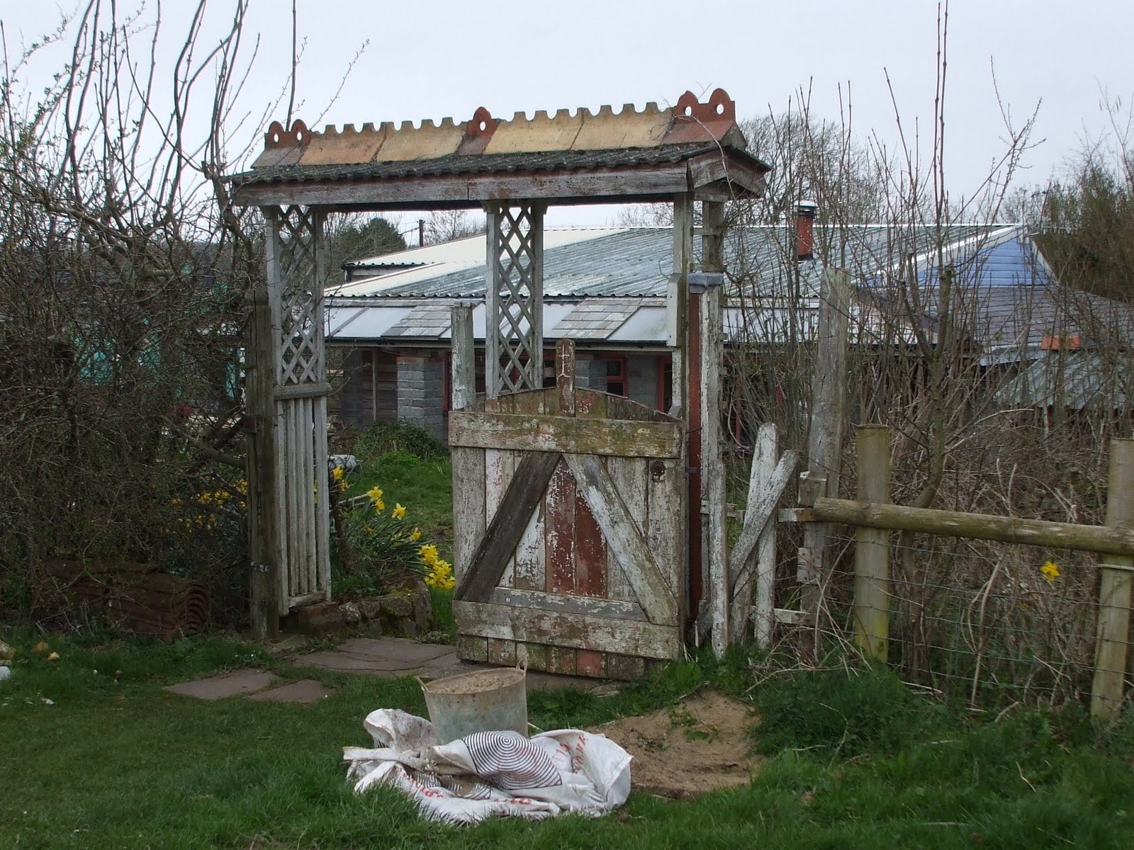 Sandy Lane, Pennard, Gower. Thoughts From My Heart: THE GATES OF SANDY ...
