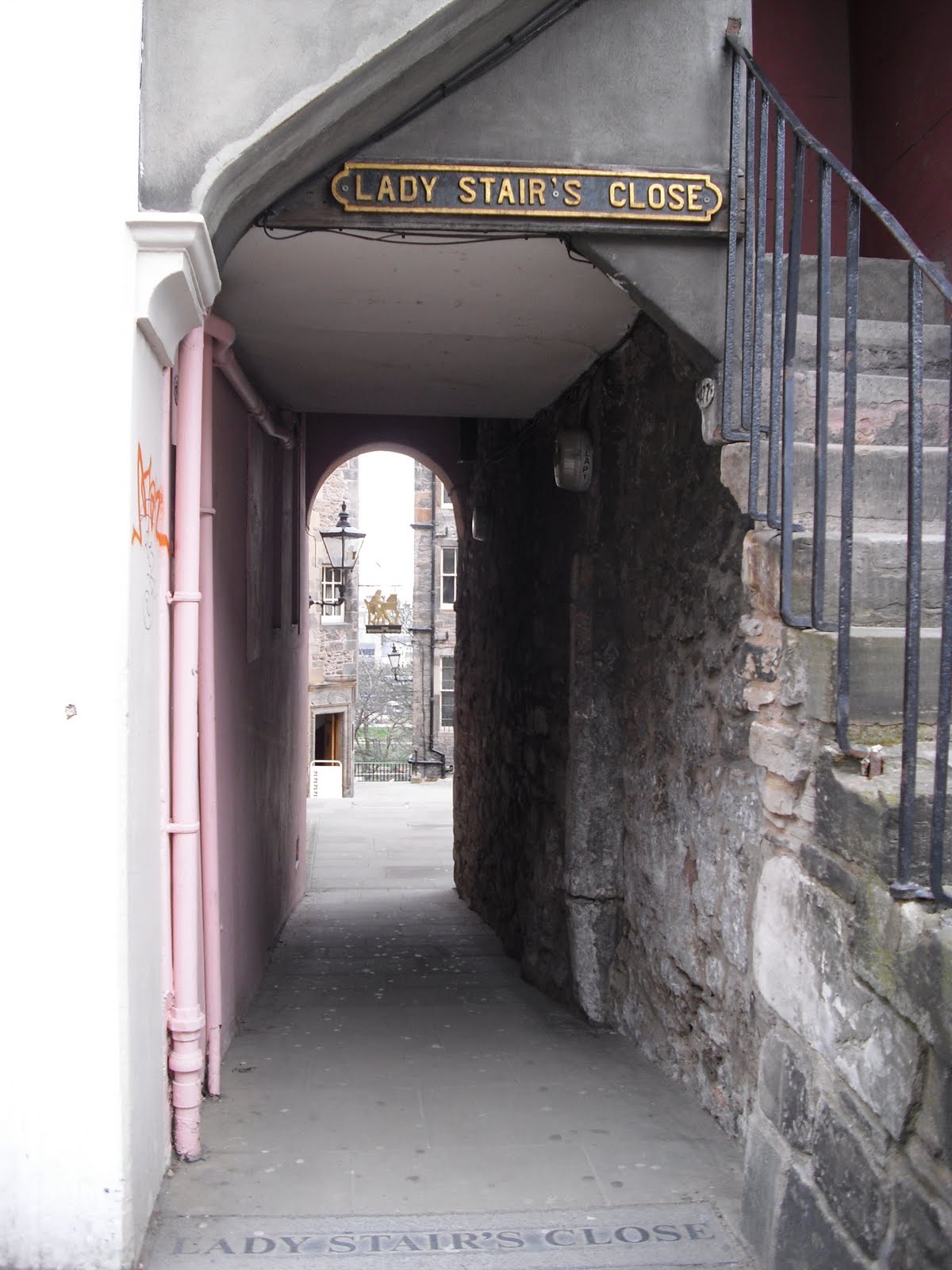 Edinburgh: closes and stairways