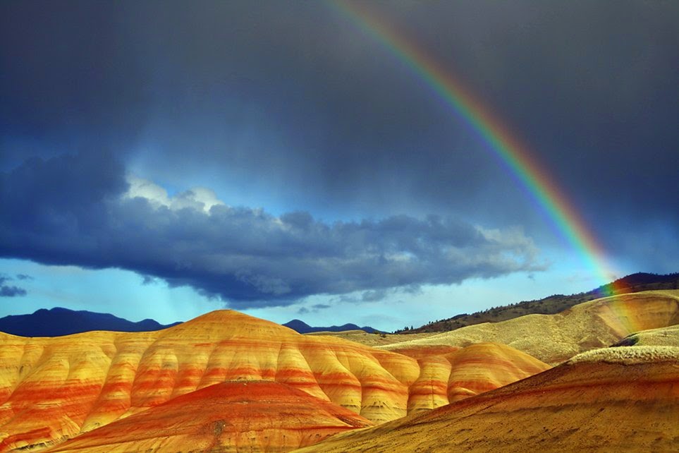 The Painted Hills at Oregon's Cascade Range - Geology In