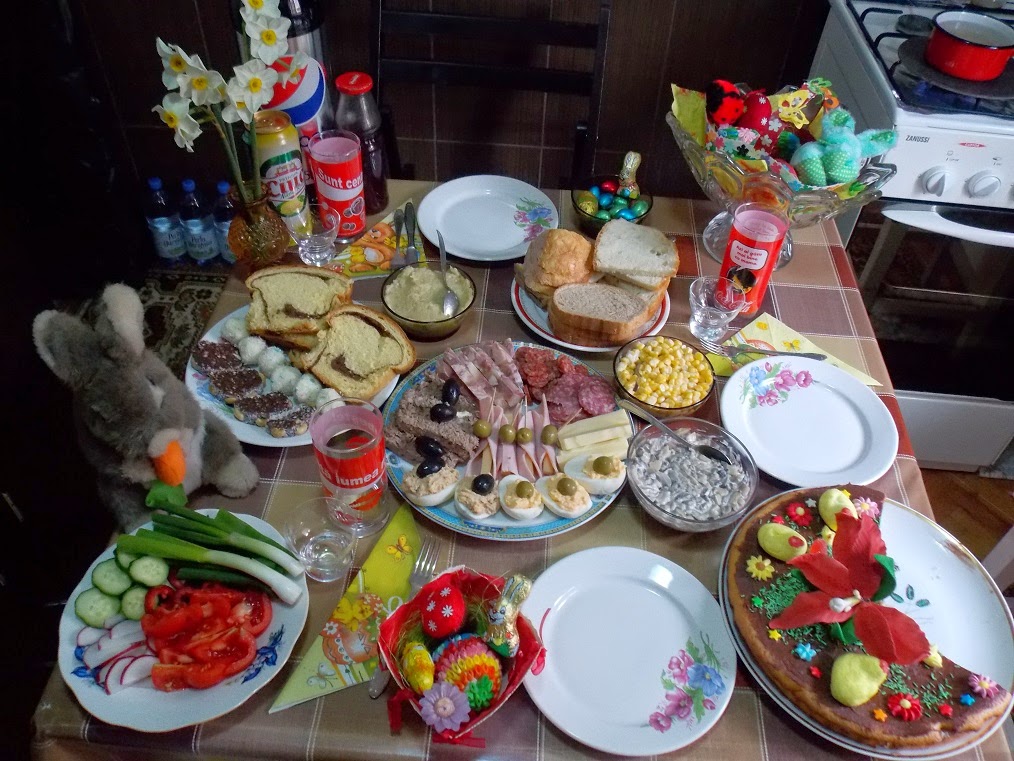 Dorina: Masa de Paste...plina cu bunatati....