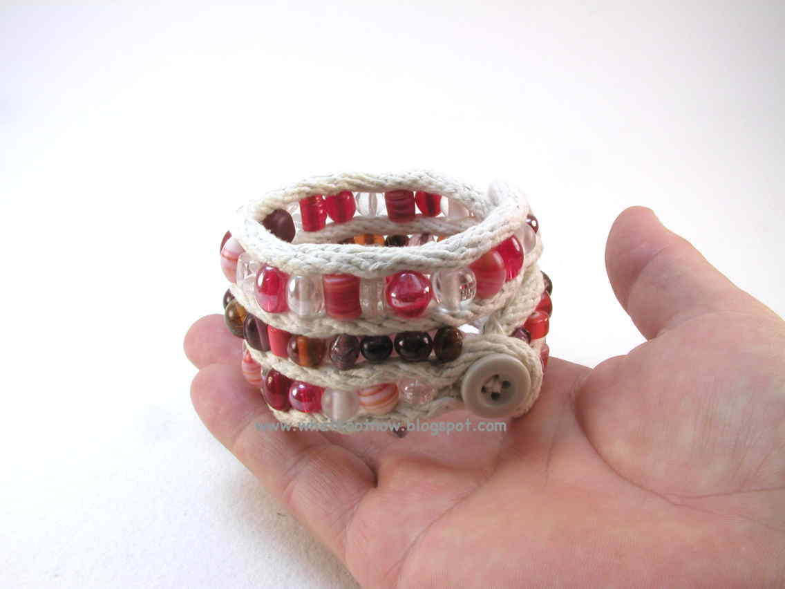 Knots and fiber bracelets: red beaded rope bracelet 2481