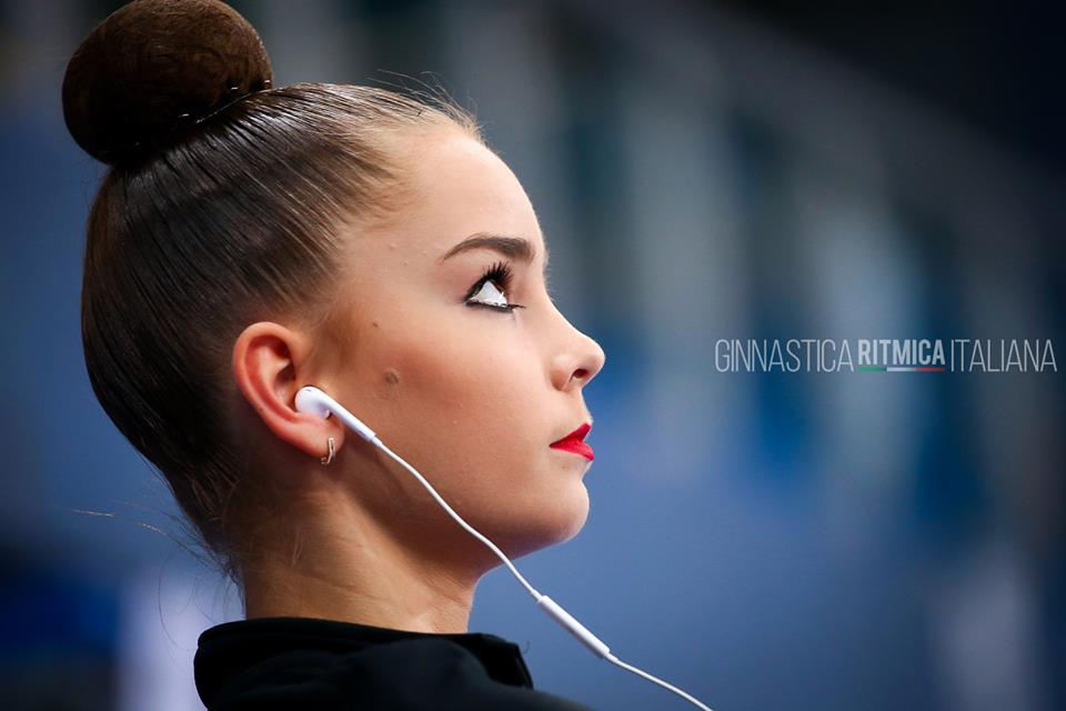 Averina Twins Fan Blog: How can I differentiate Dina and Arina? (PART 2)