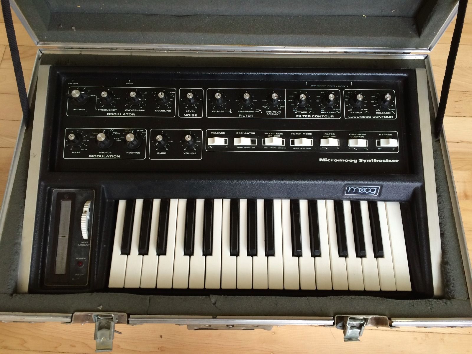 MATRIXSYNTH: Micro Moog Analog Vintage Synthesizer with Moog Viking Case