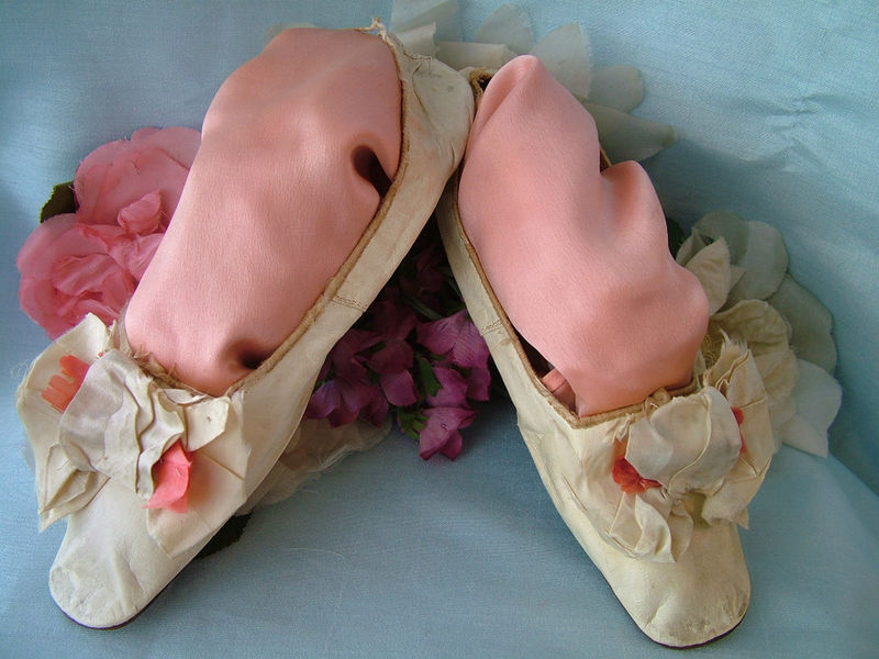 All The Pretty Dresses: Regency Era Shoes!