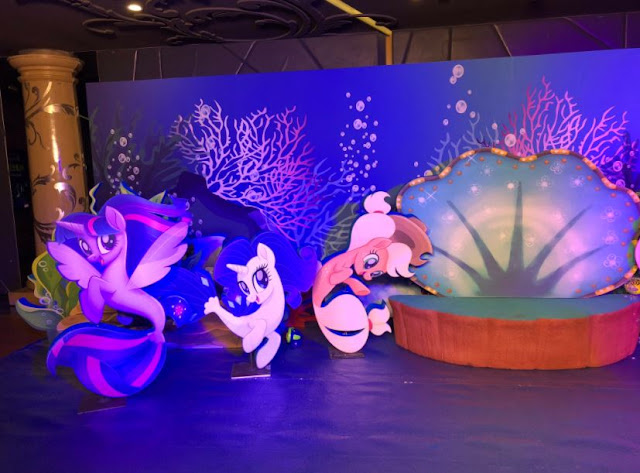 Equestria Daily - MLP Stuff!: Pictures from the Chinese My Little Pony ...