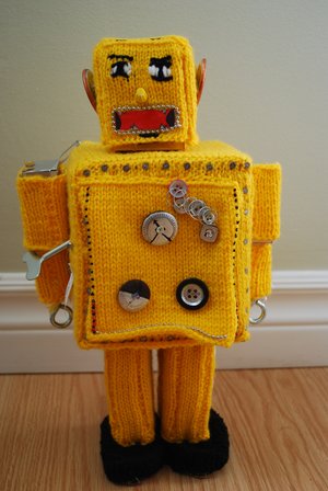 Knitting: Knitted Robots for Christmas