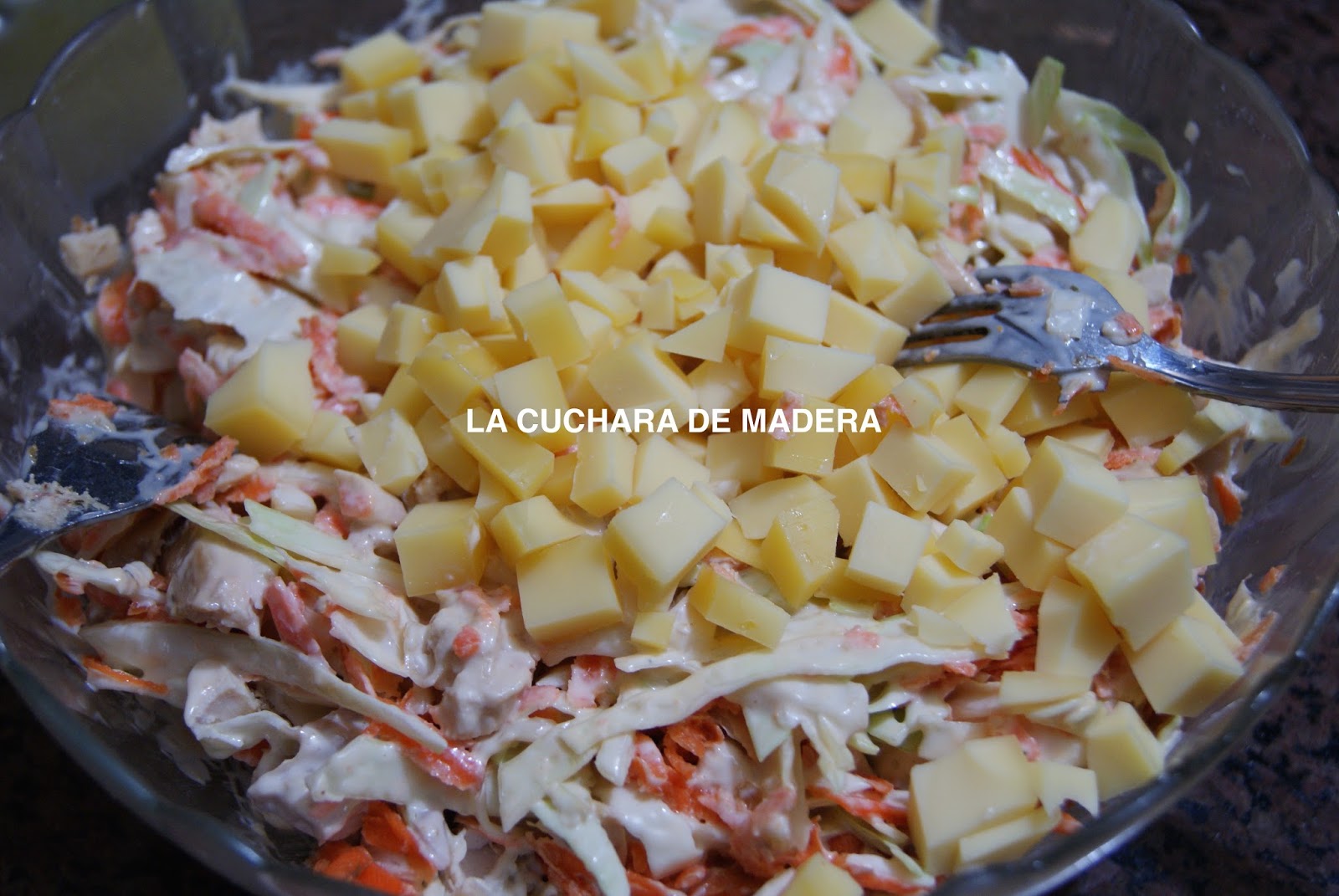 LA CUCHARA DE MADERA: ENSALADA DE COL Y POLLO