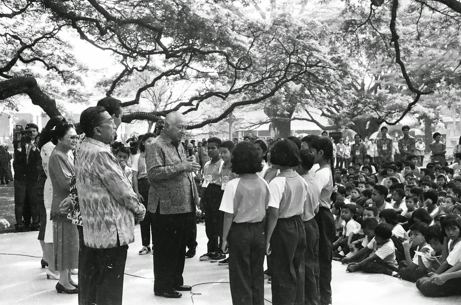 Pak Harto dan Anak-anak Indonesia | PUSAT DATA