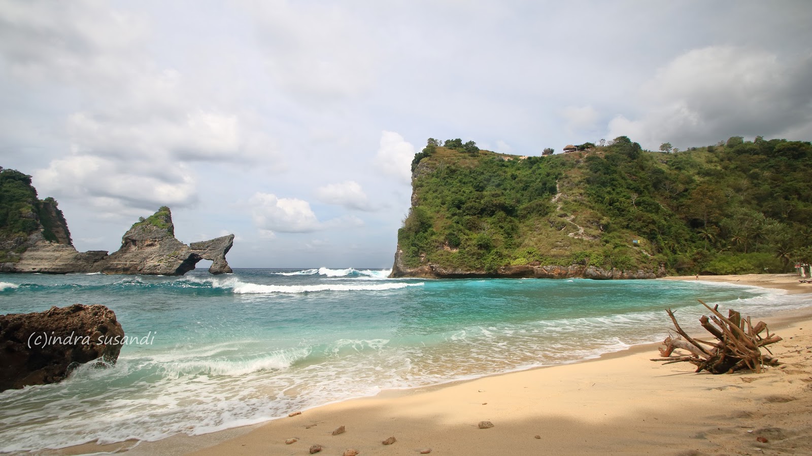 The Blue Paradise 3-Nusa Penida: Pantai Atuh, Batu Molenteng, Suwehan ...