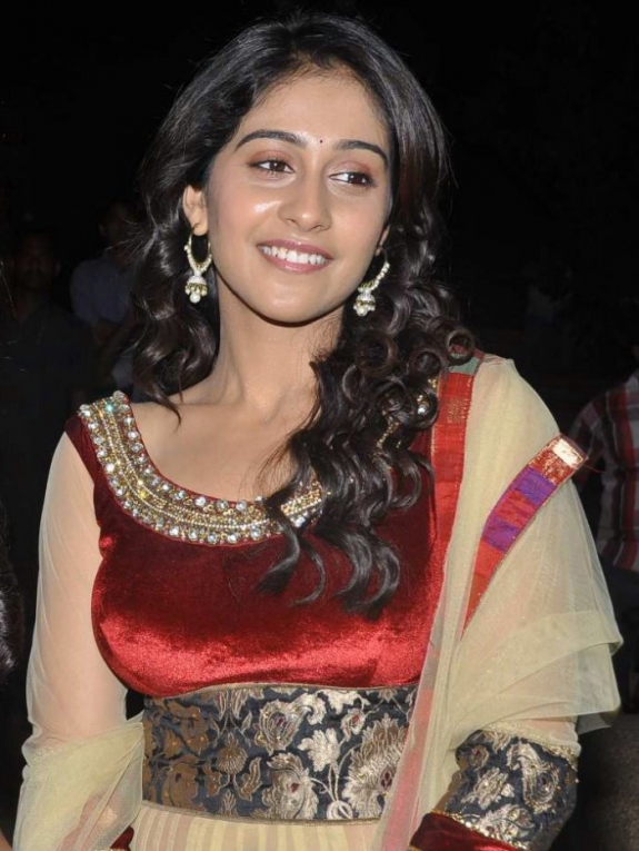 Tamil Actors Unseen Photoshoot Stills: Tamil Actress Regina Cassandra ...