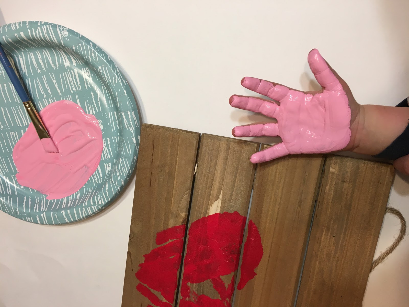 bybmg: Valentine Heart Handprint Art