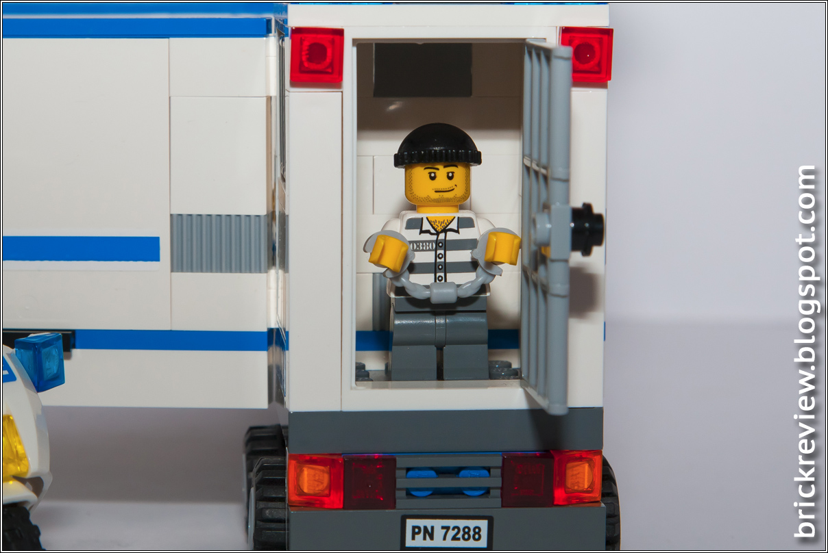 Brickreview: LEGO 7288: Unita' mobile della Polizia