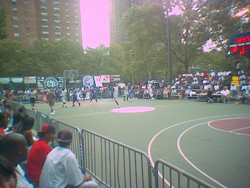 MAREOSPORT: Rucker Park, Street basketball Legend