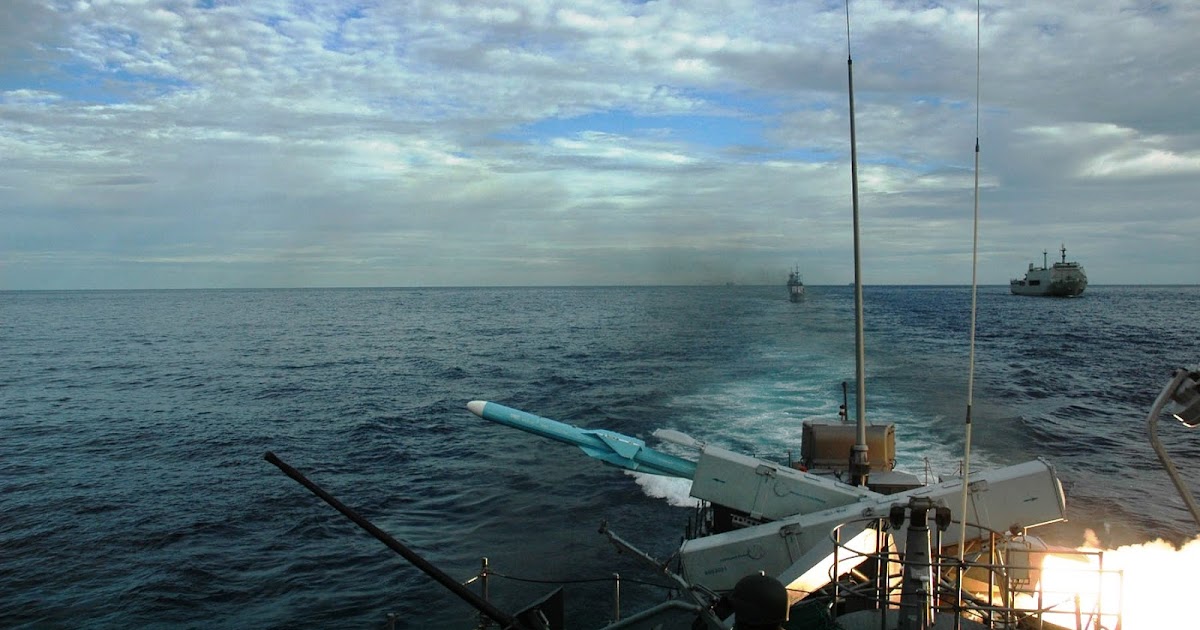 DEFENSE STUDIES: Rudal C-802, Rudal Battle Proven yang Digunakan TNI AL