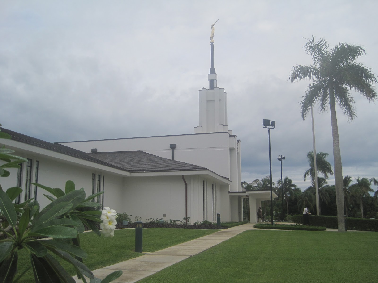 Thornes-in-Tarawa: Liahona Middle and High School in Tonga