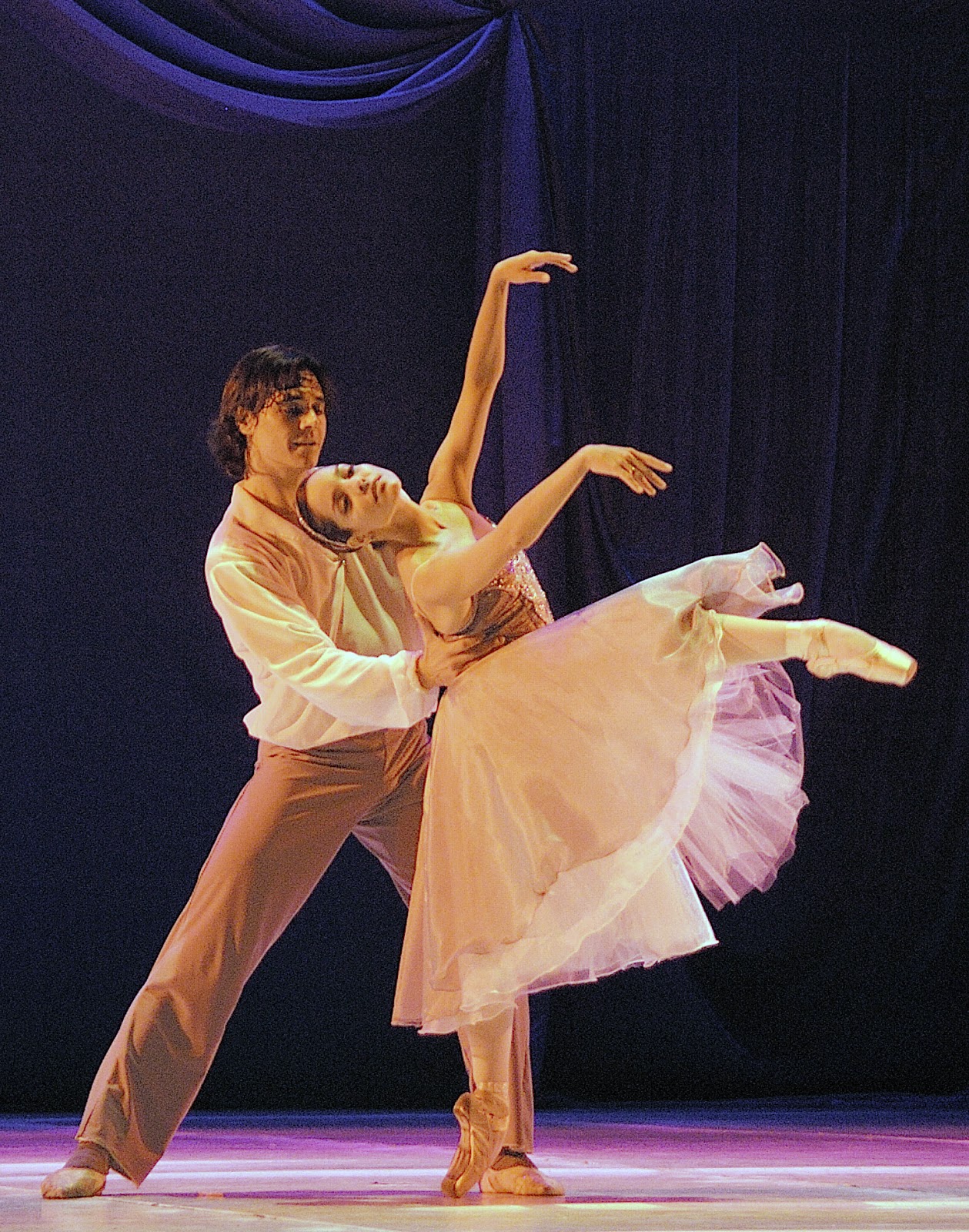 LEONARDO REALE Coreógrafo y Director Artístico Ballet Metropolitano de ...