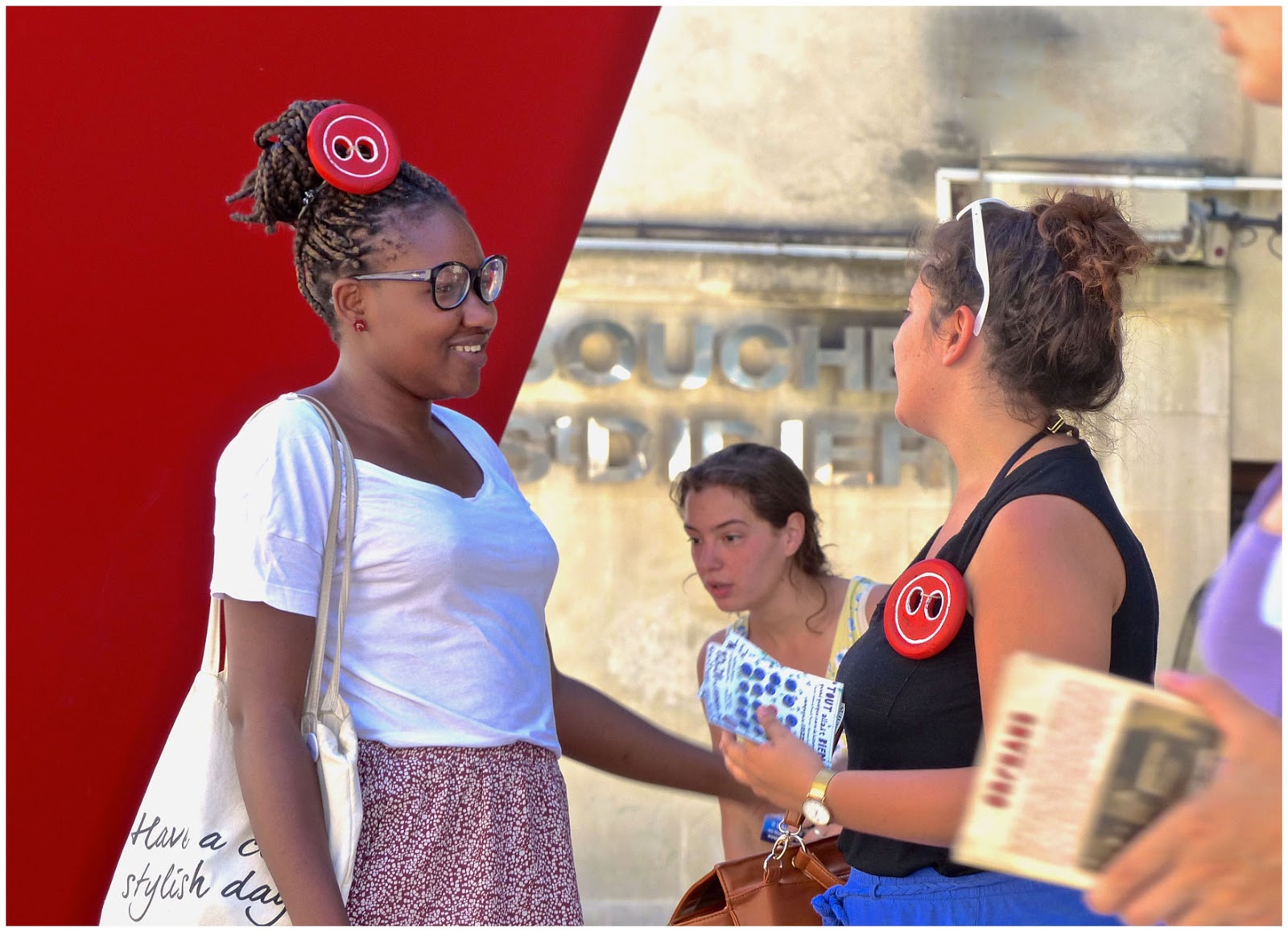 Curieux jardin: Avignon 2017:distribution de tracts