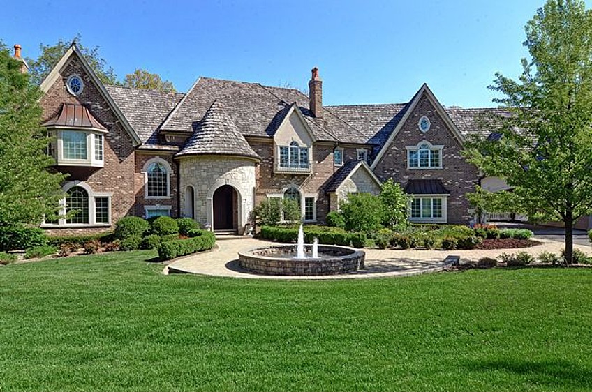 Luxury Living in this Extravagant Expansive Estate