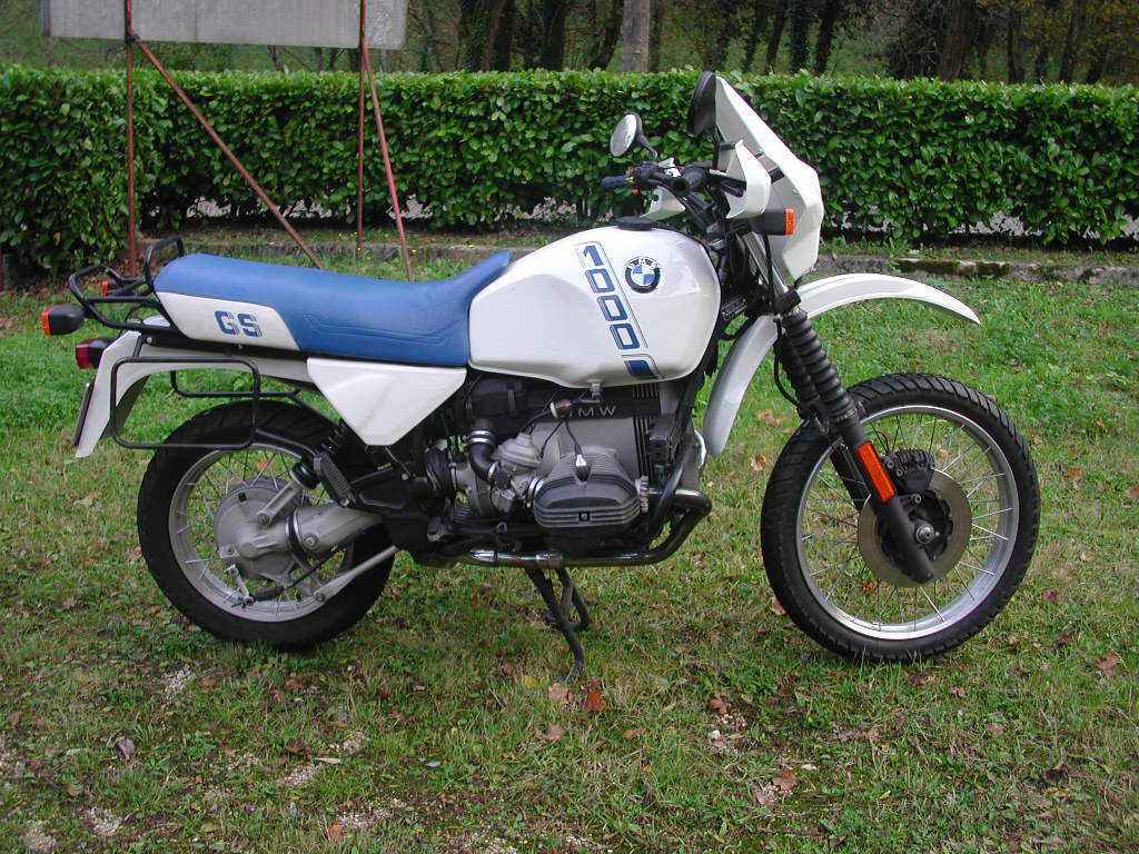 Luxurious Sports Car: BMW R80 Wallpapers: