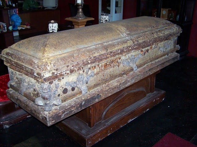 { The Seventh Cloud }: June 2011