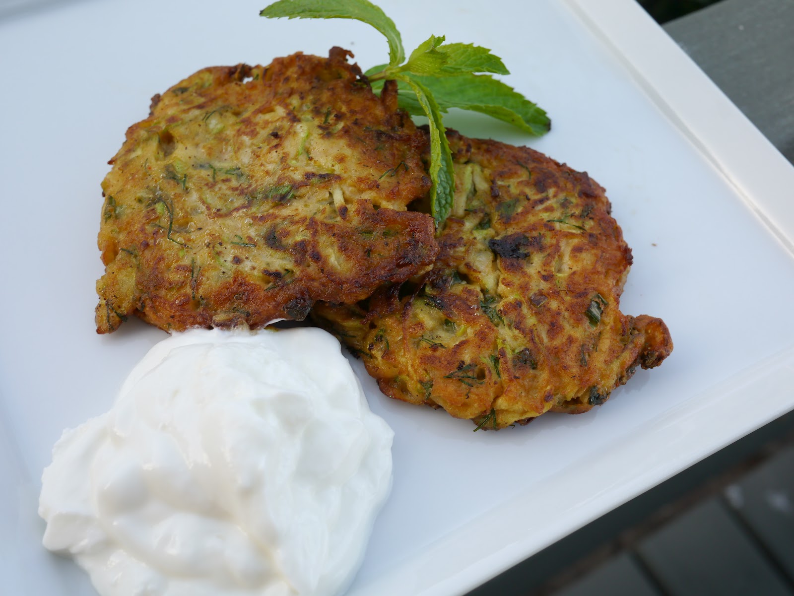 Yasemin's Kitchen: Zucchini Fritters - Mücver