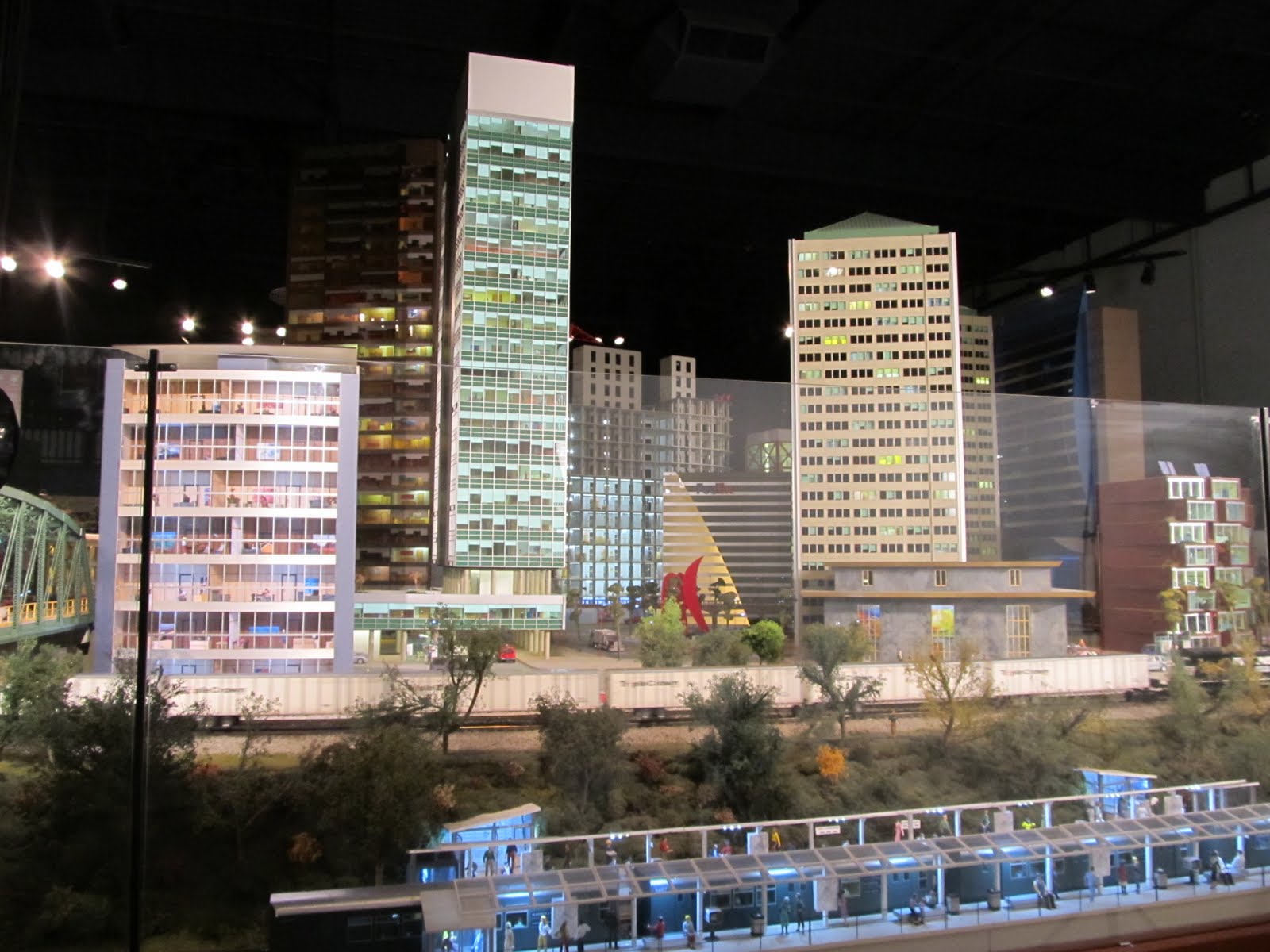 Barnette Family Happenings: World's Largest Indoor Train Display